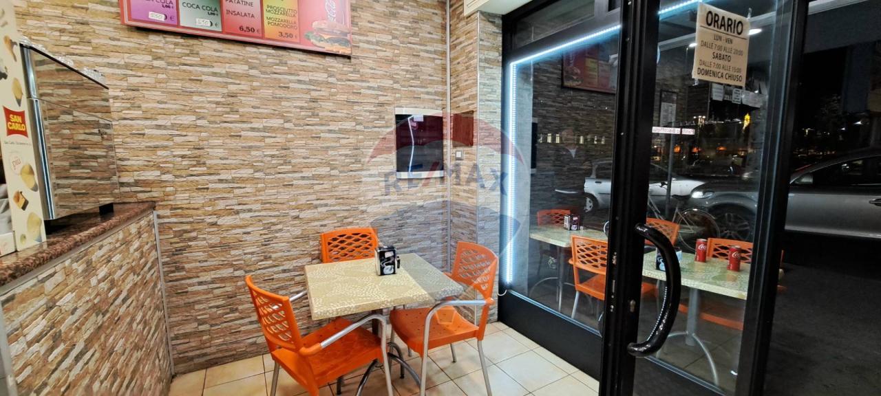 Esercizio commerciale in vendita a Pescara