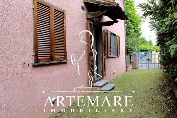 Villa plurifamiliare in vendita a Forte Dei Marmi