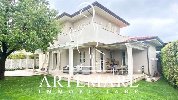Villa in affitto a Forte Dei Marmi