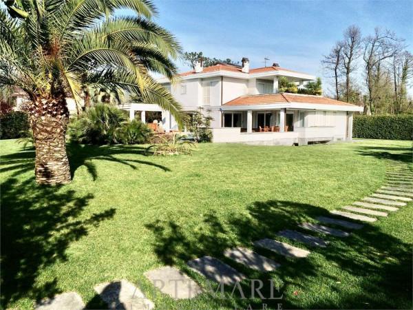 Villa in vendita a Forte Dei Marmi