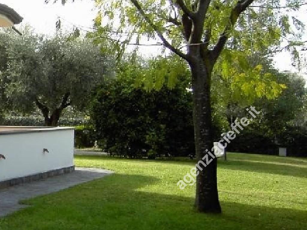 Casa indipendente in vendita a Massa