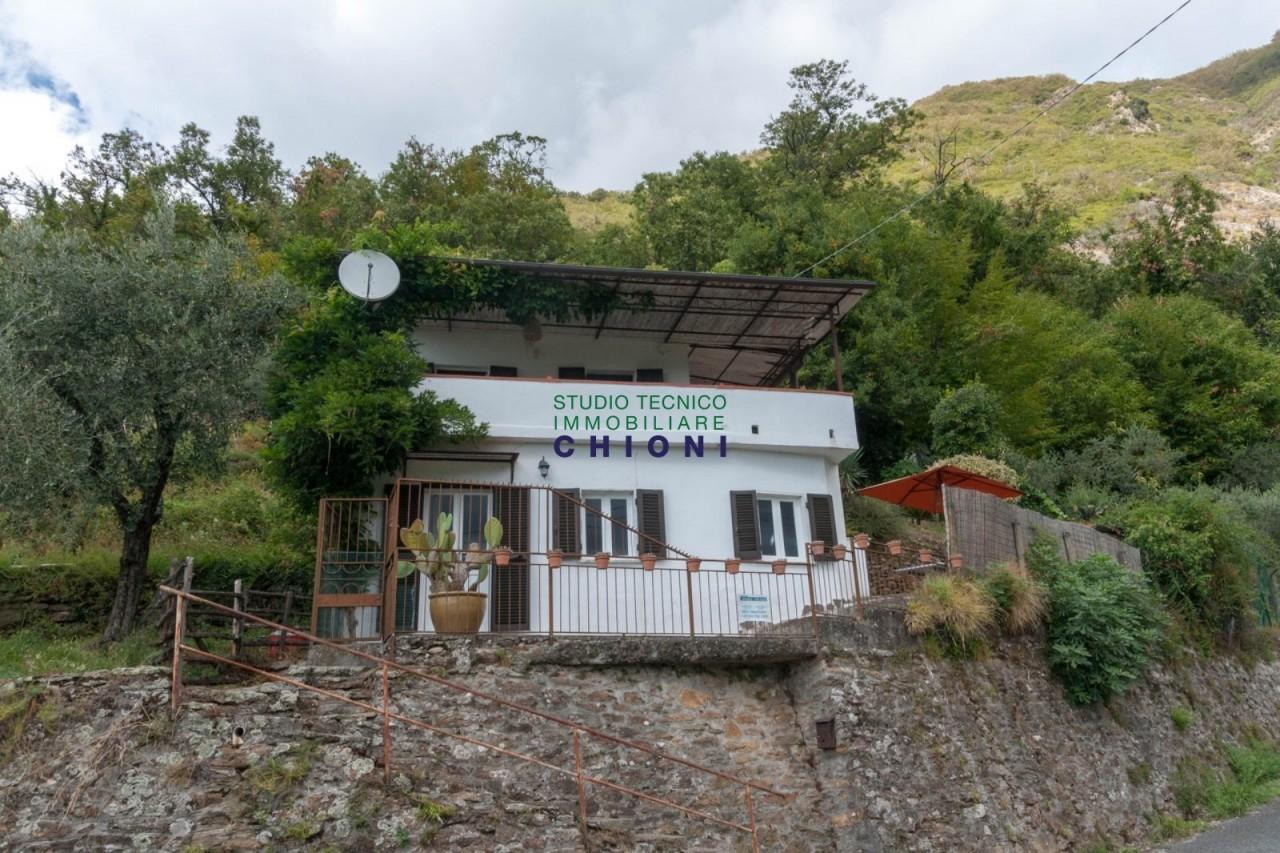 Casa indipendente in vendita a Massa