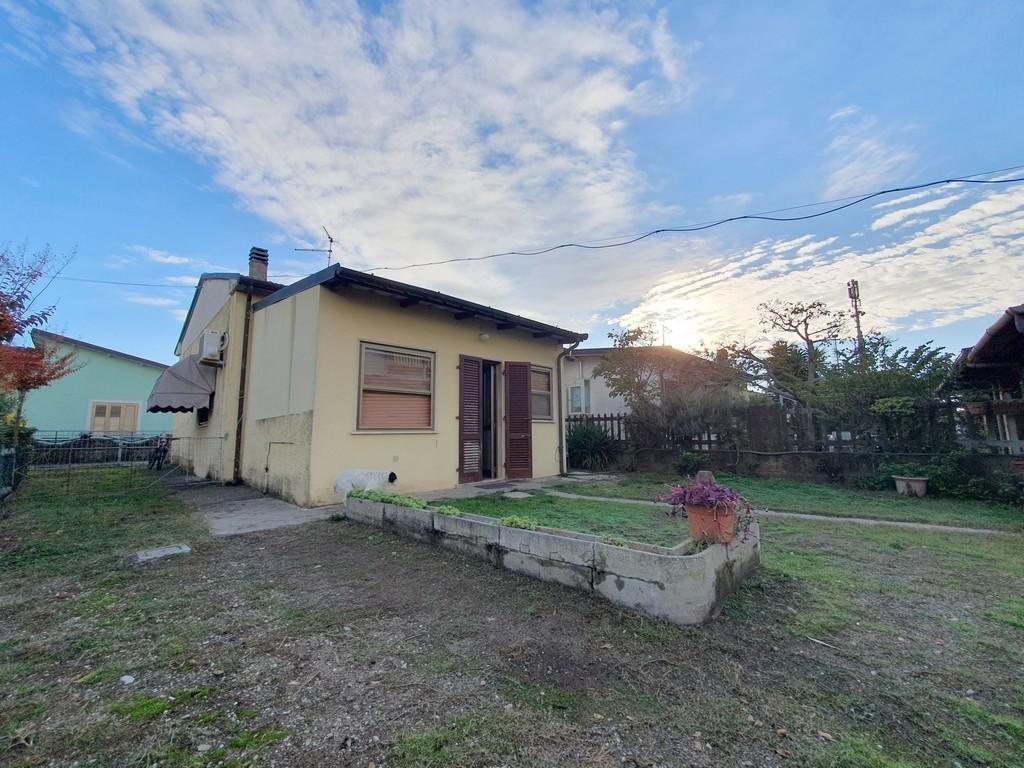 Casa indipendente in vendita a Viareggio