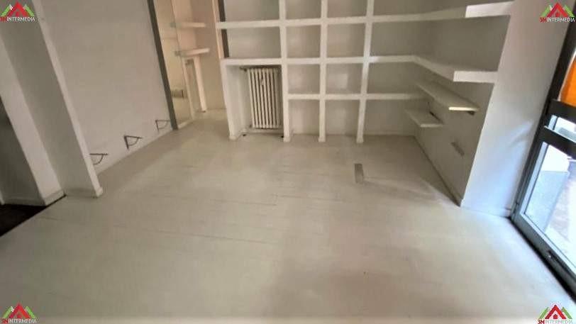 Palazzina commerciale in affitto a Alessandria