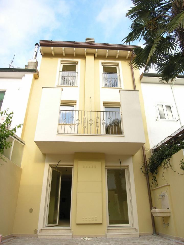 Villa in vendita a Viareggio