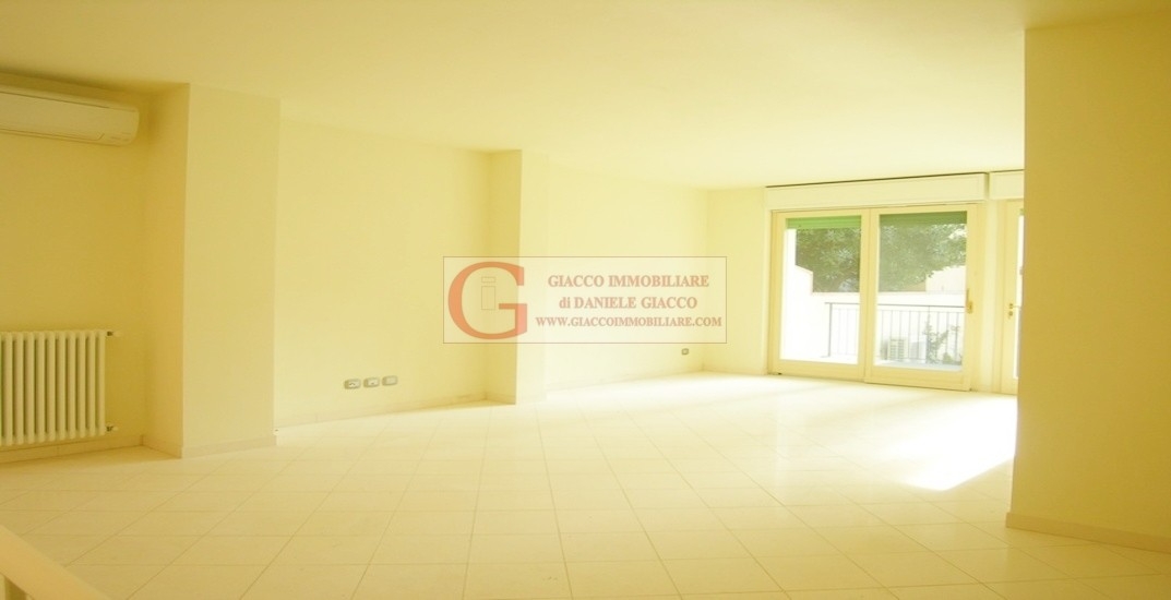 Appartamento in vendita a Viareggio