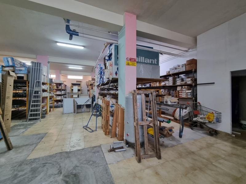 Negozio in vendita a Lecce