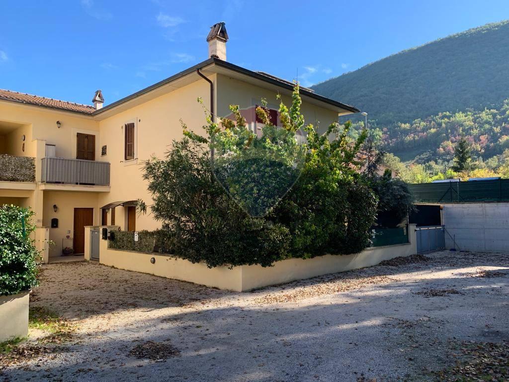 Villa a schiera in vendita a Foligno