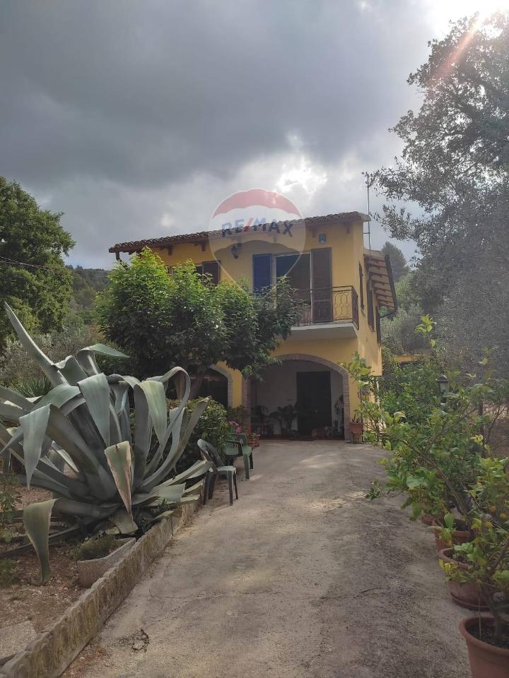 Villa in vendita a Trevi