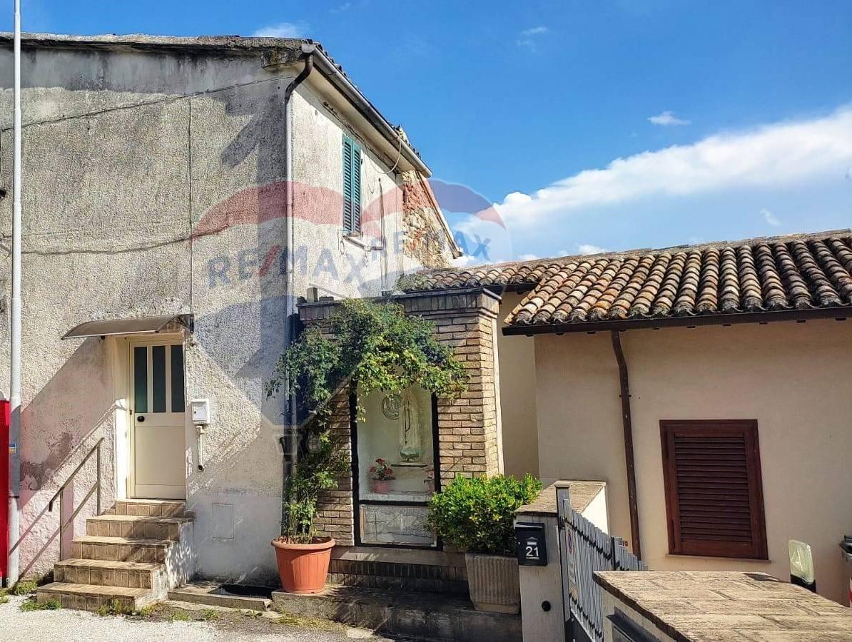 Casa indipendente in vendita a Foligno