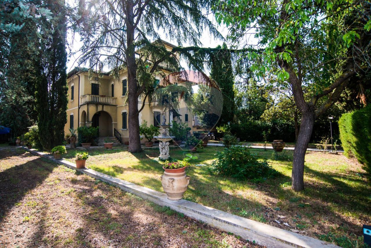 Villa in vendita a Foligno