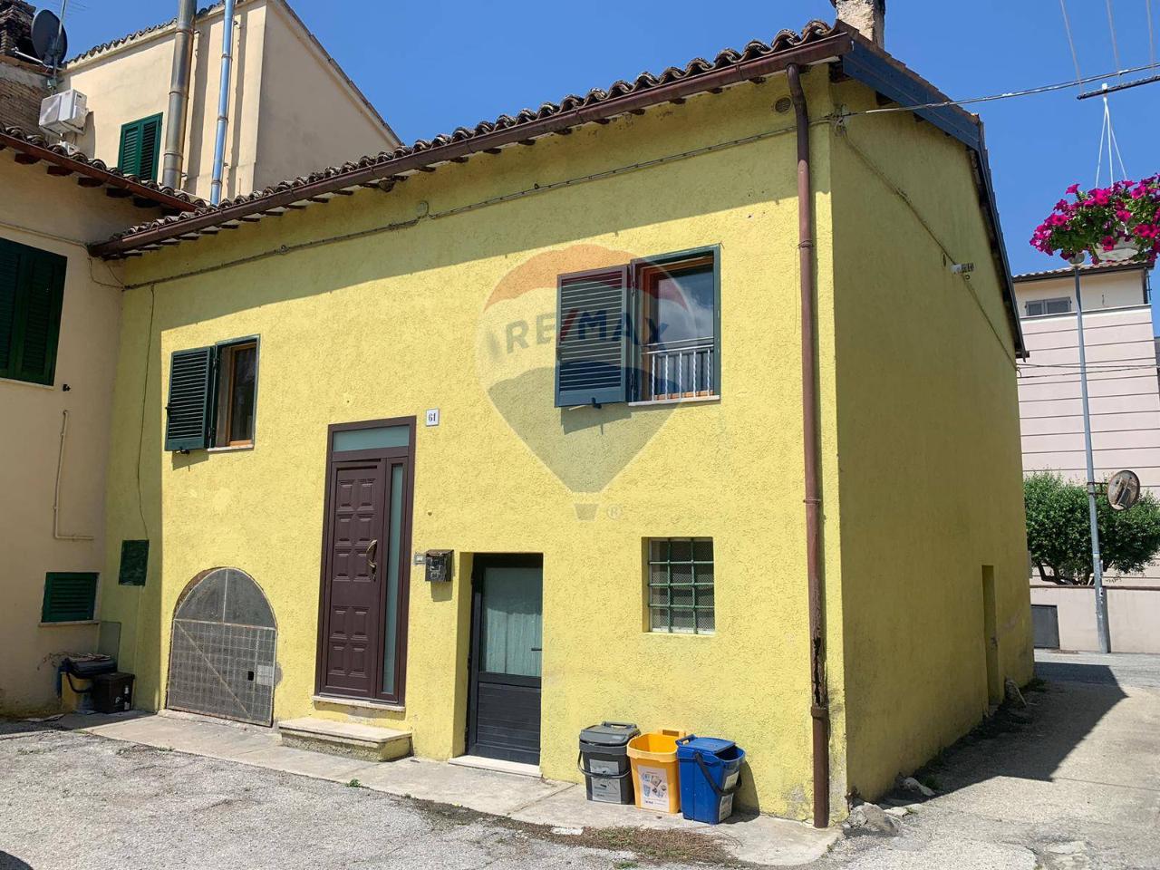 Casa indipendente in vendita a Foligno