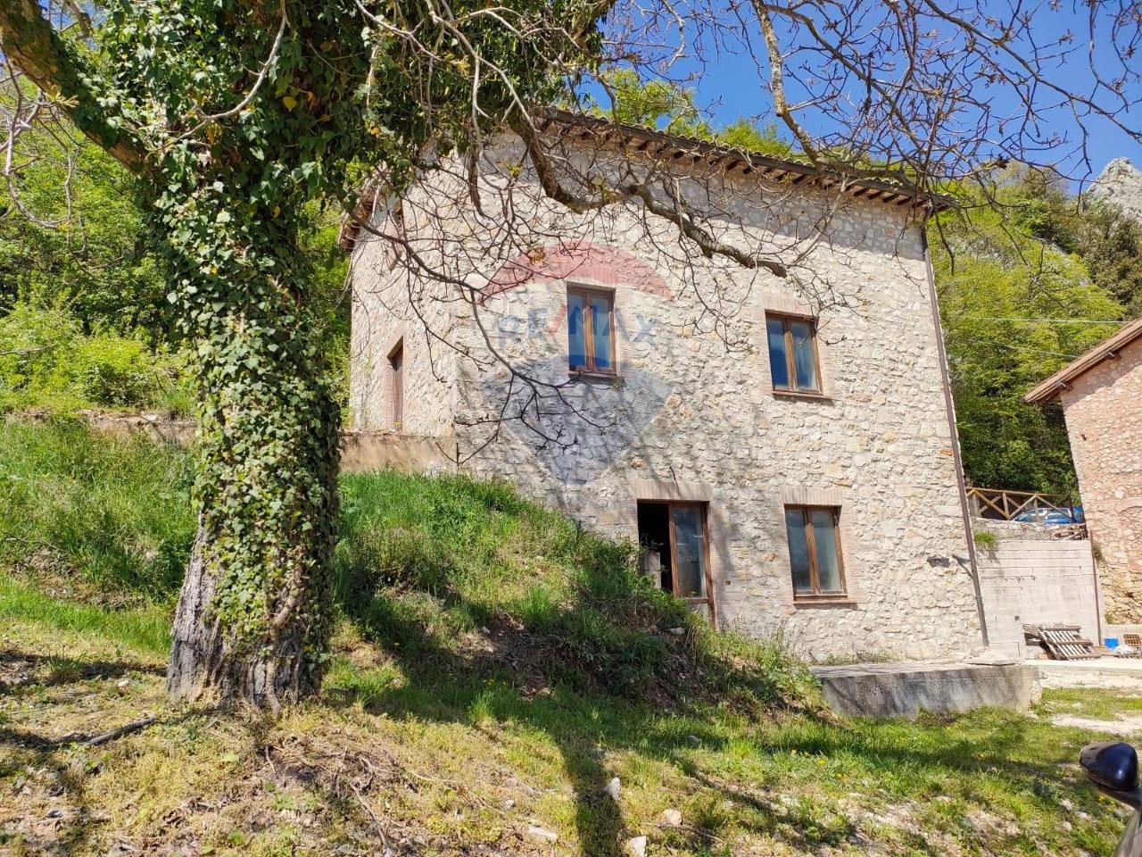 Casa indipendente in vendita a Spoleto