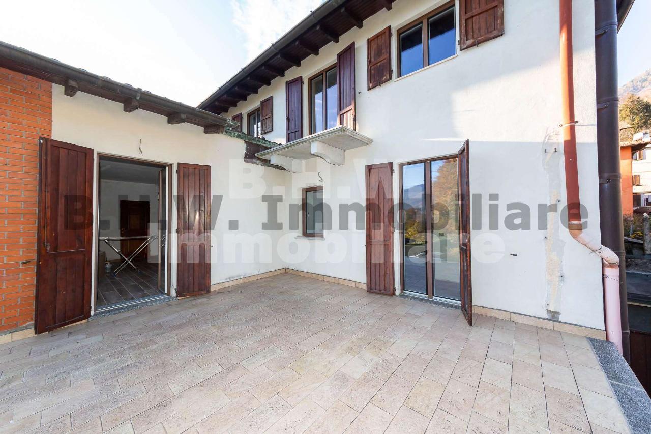 Casa indipendente in vendita a Casalzuigno