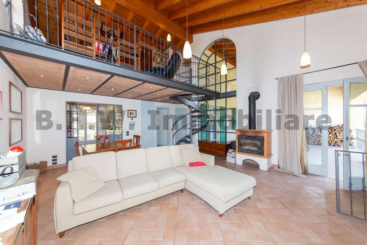 Rustico in vendita a Besozzo