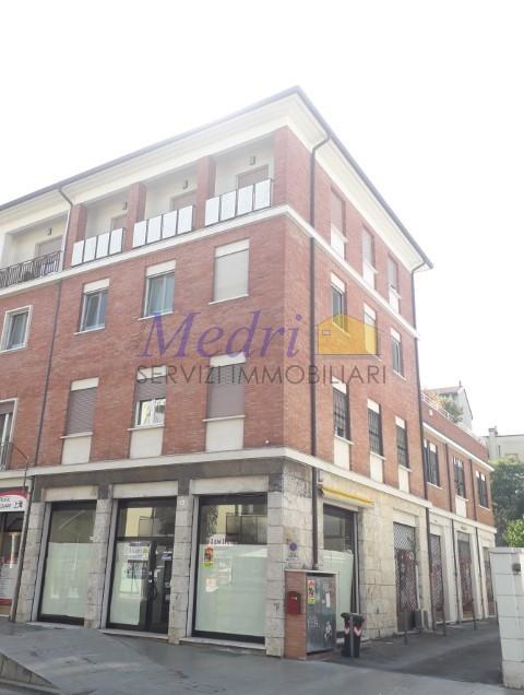 Palazzina commerciale in affitto a Cesena