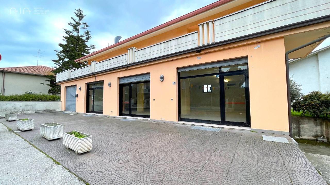 Negozio in vendita a Martinsicuro