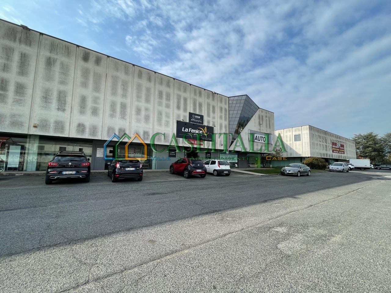 Centro commerciale in affitto a Rosta