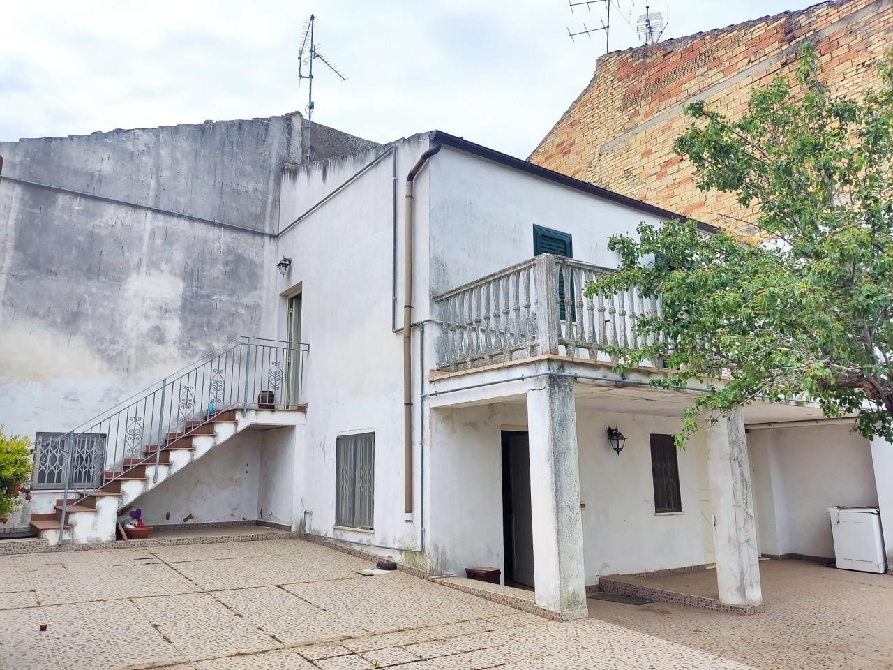 Casa indipendente in vendita a Cappelle Sul Tavo