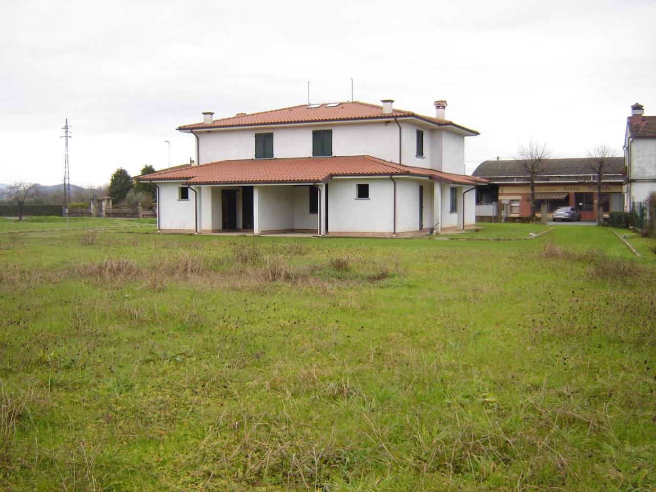 Villa bifamiliare in vendita a Montecarlo