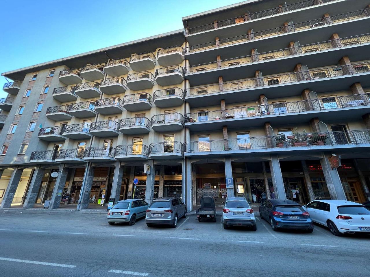 Negozio in affitto a Perosa Argentina