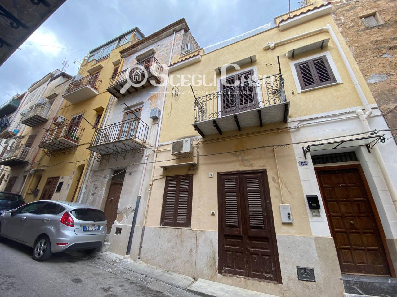 Palazzo in vendita a Carini