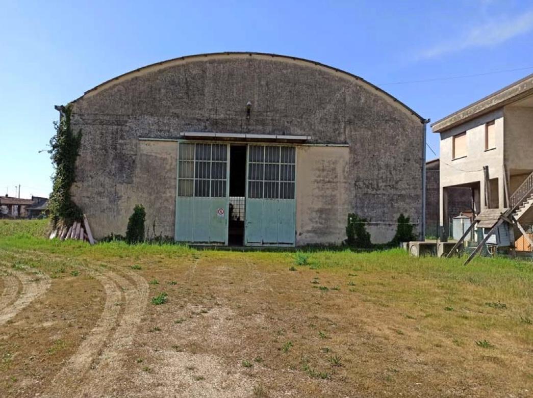 Capannone in vendita a Cerea