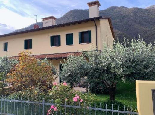 Appartamento in vendita a Solagna