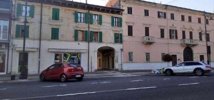 Garage in vendita a Villafranca Di Verona