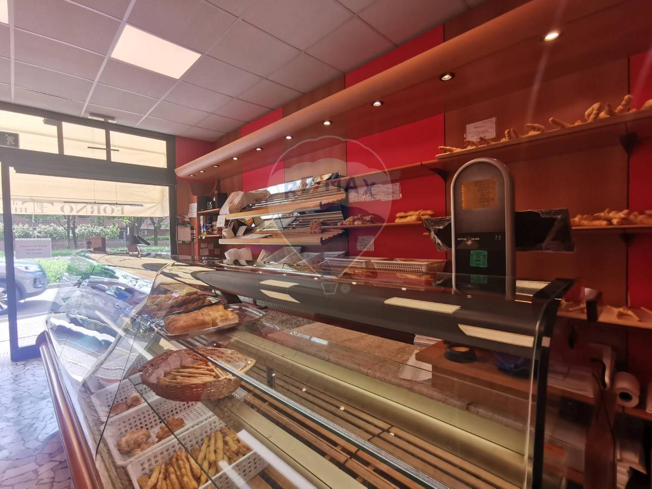 Esercizio commerciale in vendita a Ferrara