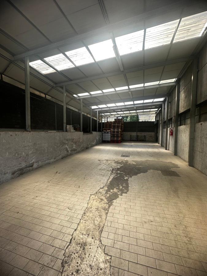Magazzino in vendita a Anzano Del Parco
