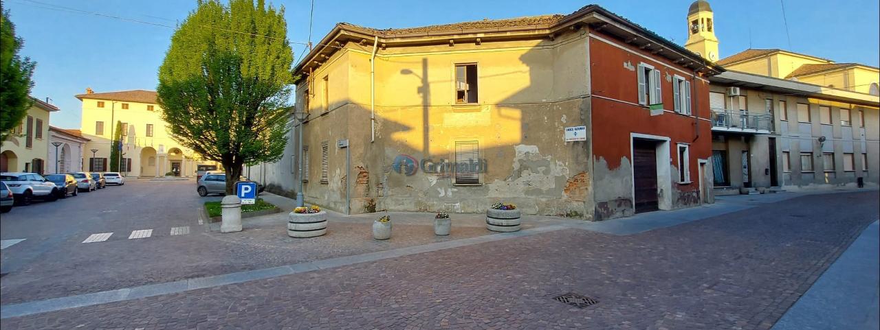 Casa indipendente in vendita a Robecchetto Con Induno