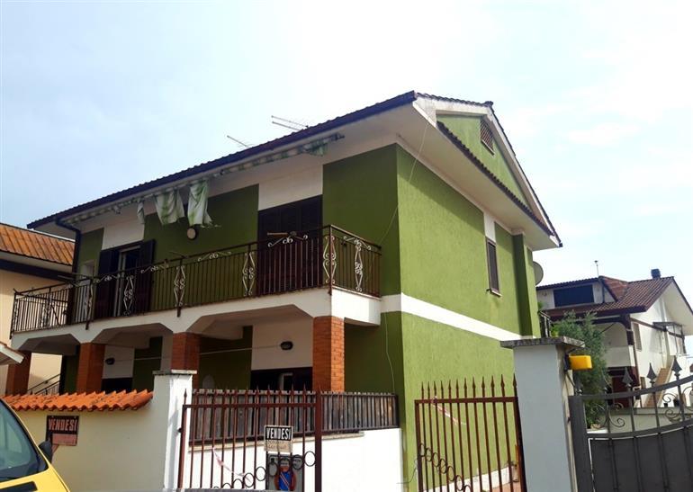 Villa in vendita a Pomezia