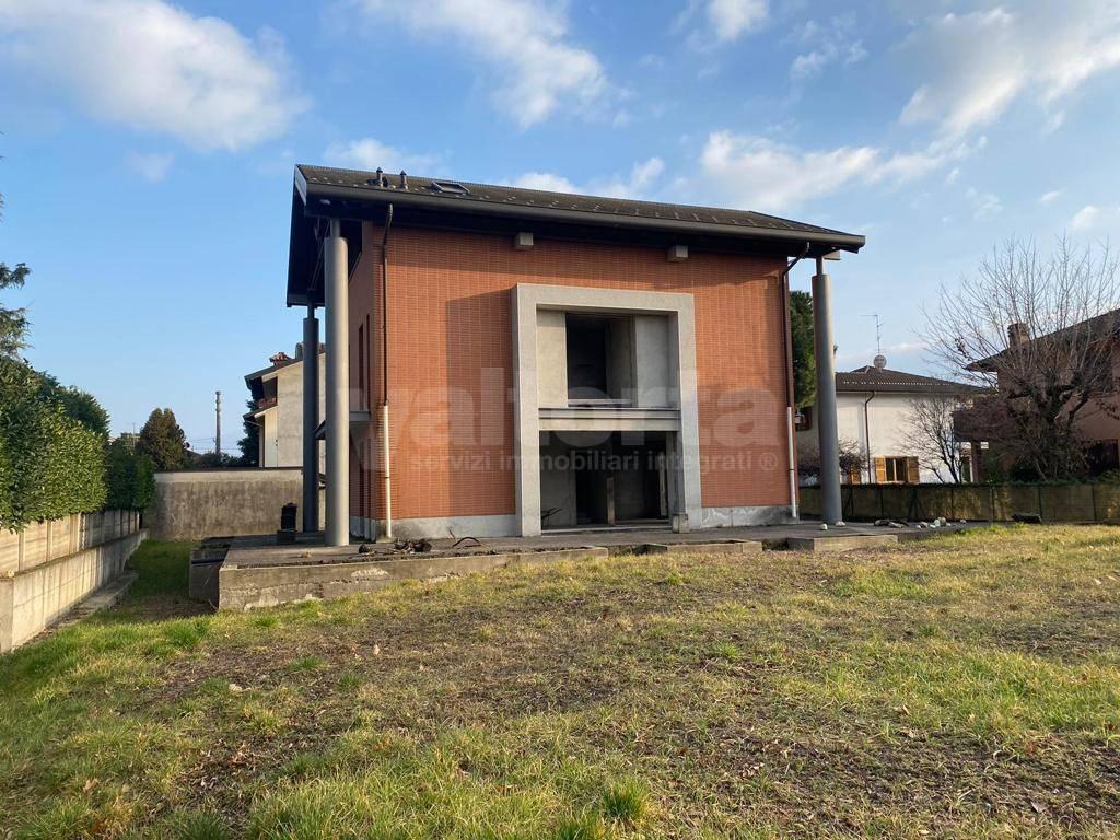 Villa in vendita a Verano Brianza