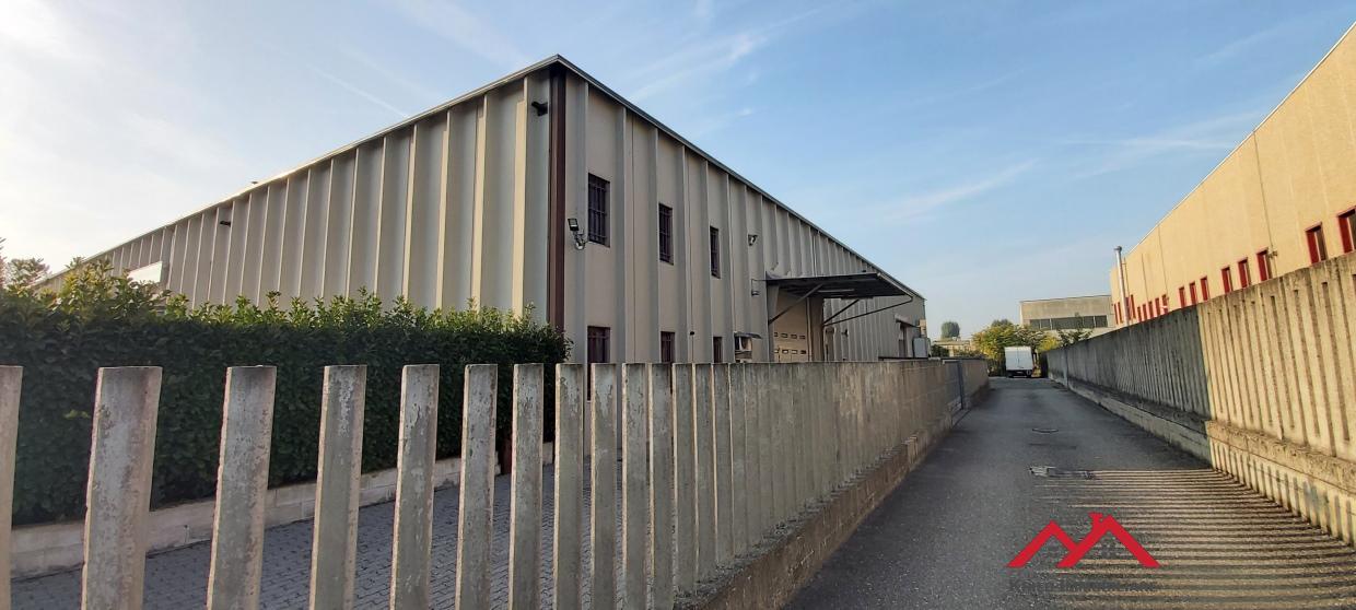 Capannone in vendita a Melzo