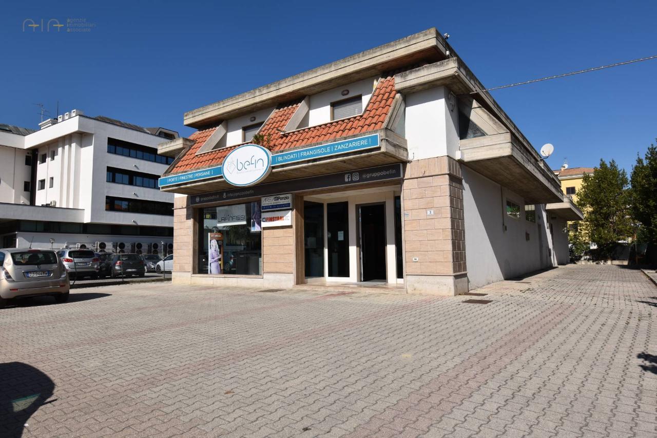 Negozio in affitto a San Benedetto Del Tronto