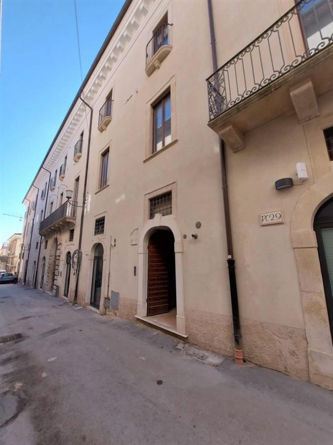 Negozio in vendita a L'Aquila