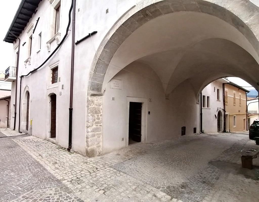 Magazzino in affitto a L'Aquila