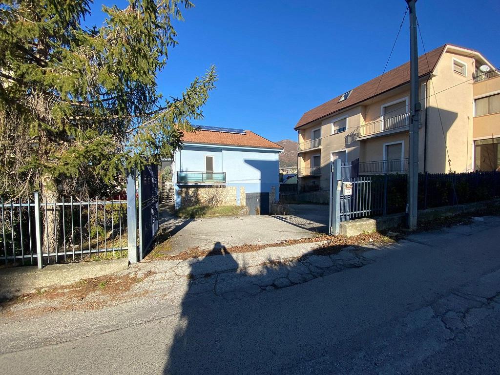 Casa indipendente in vendita a L'Aquila