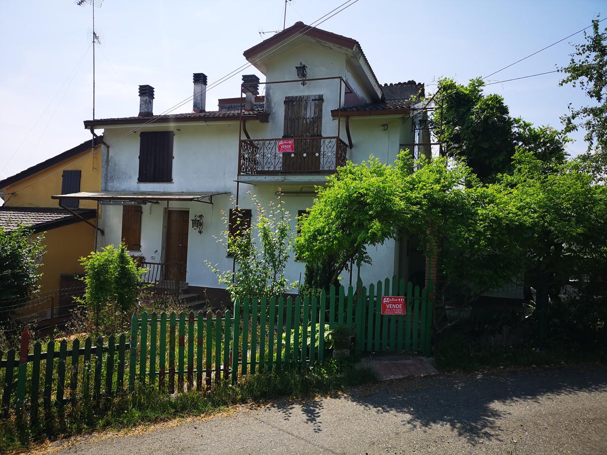 Appartamento in vendita a Gropparello