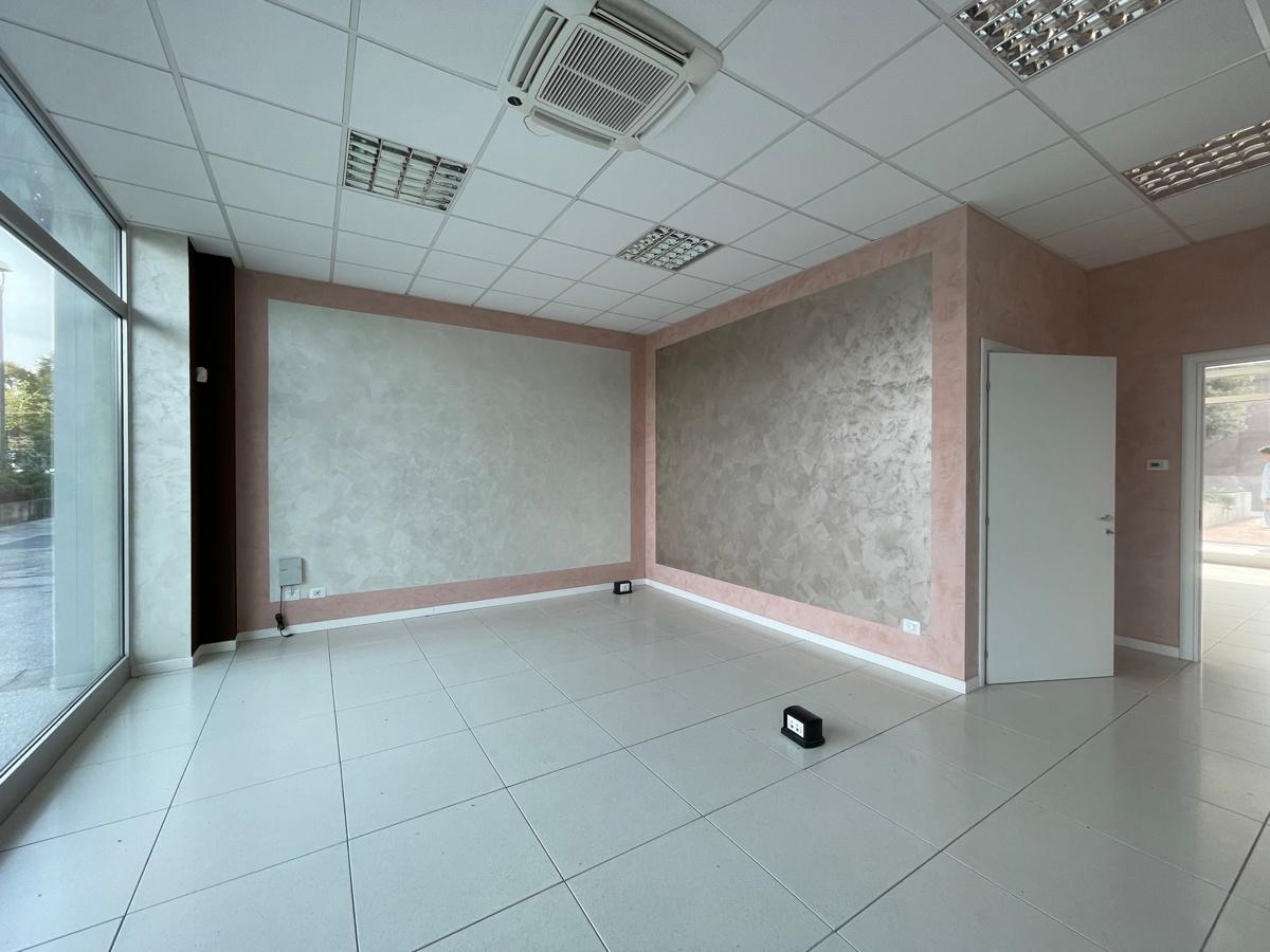 Negozio in affitto a Piacenza