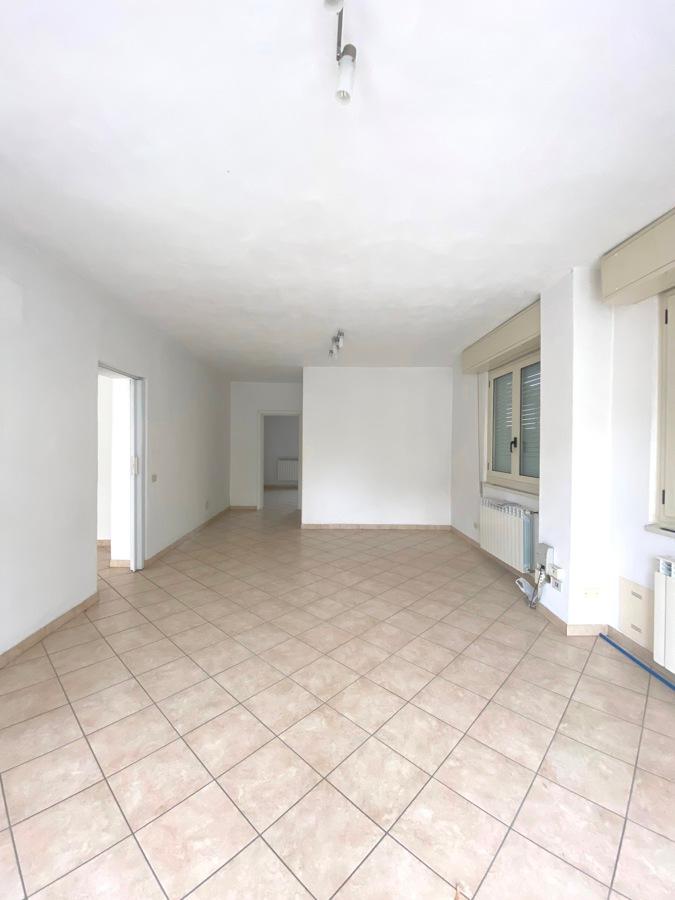 Negozio in affitto a Cadeo