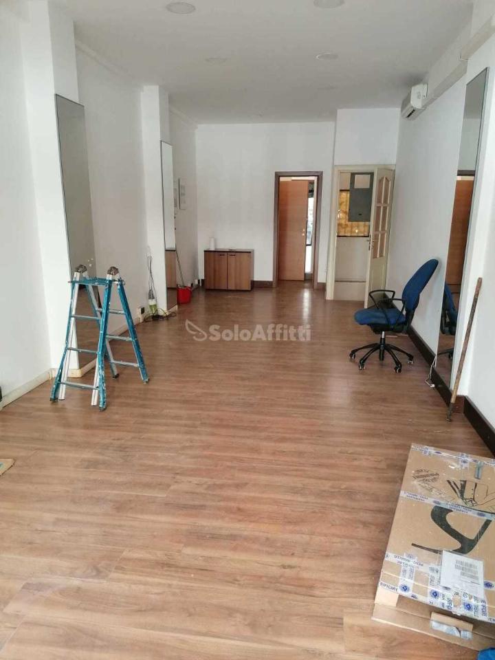 Negozio in affitto a Roma