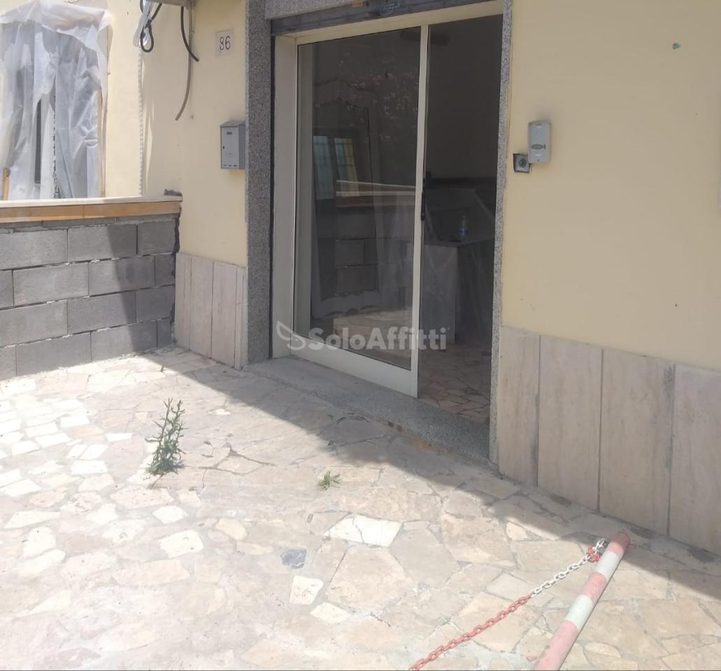 Negozio in affitto a Roma