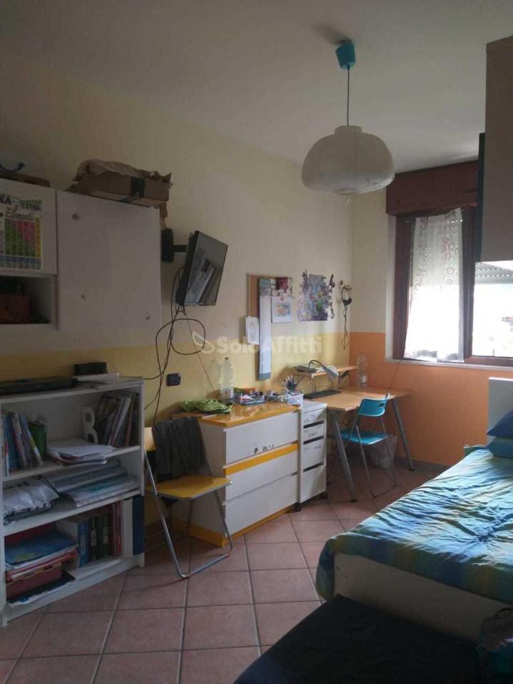 Stanza in appartamento in affitto a Roma