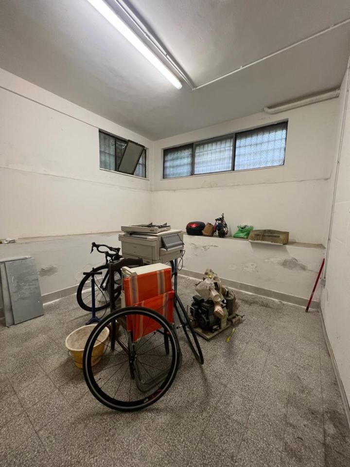 Magazzino in vendita a Firenze