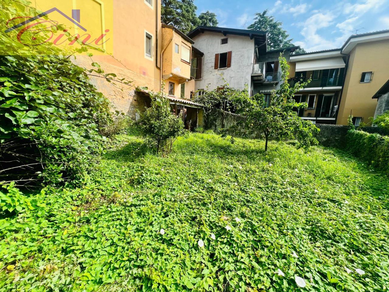 Appartamento in vendita a Erba