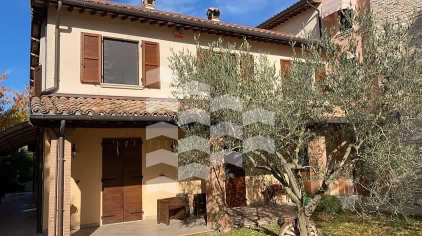 Rustico in vendita a Nocera Umbra