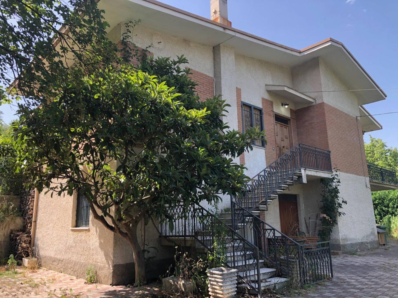 Villa in vendita a Isola Del Gran Sasso D'Italia