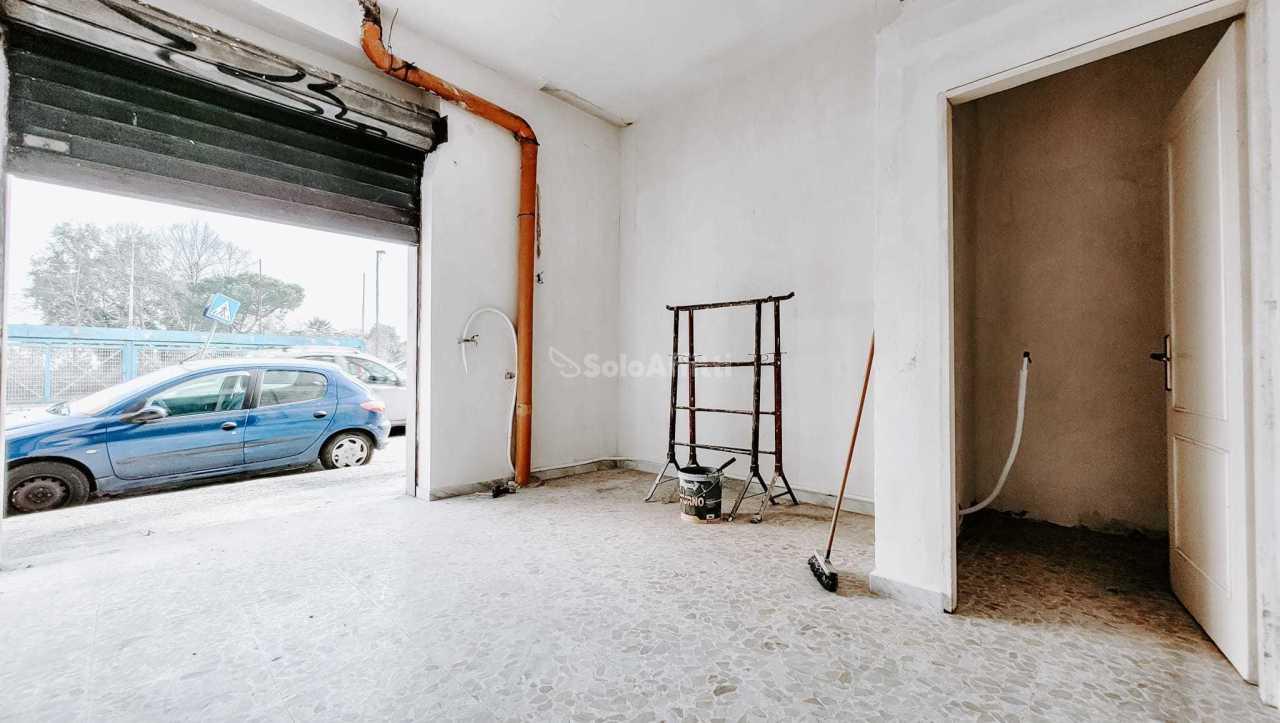 Negozio in affitto a Napoli